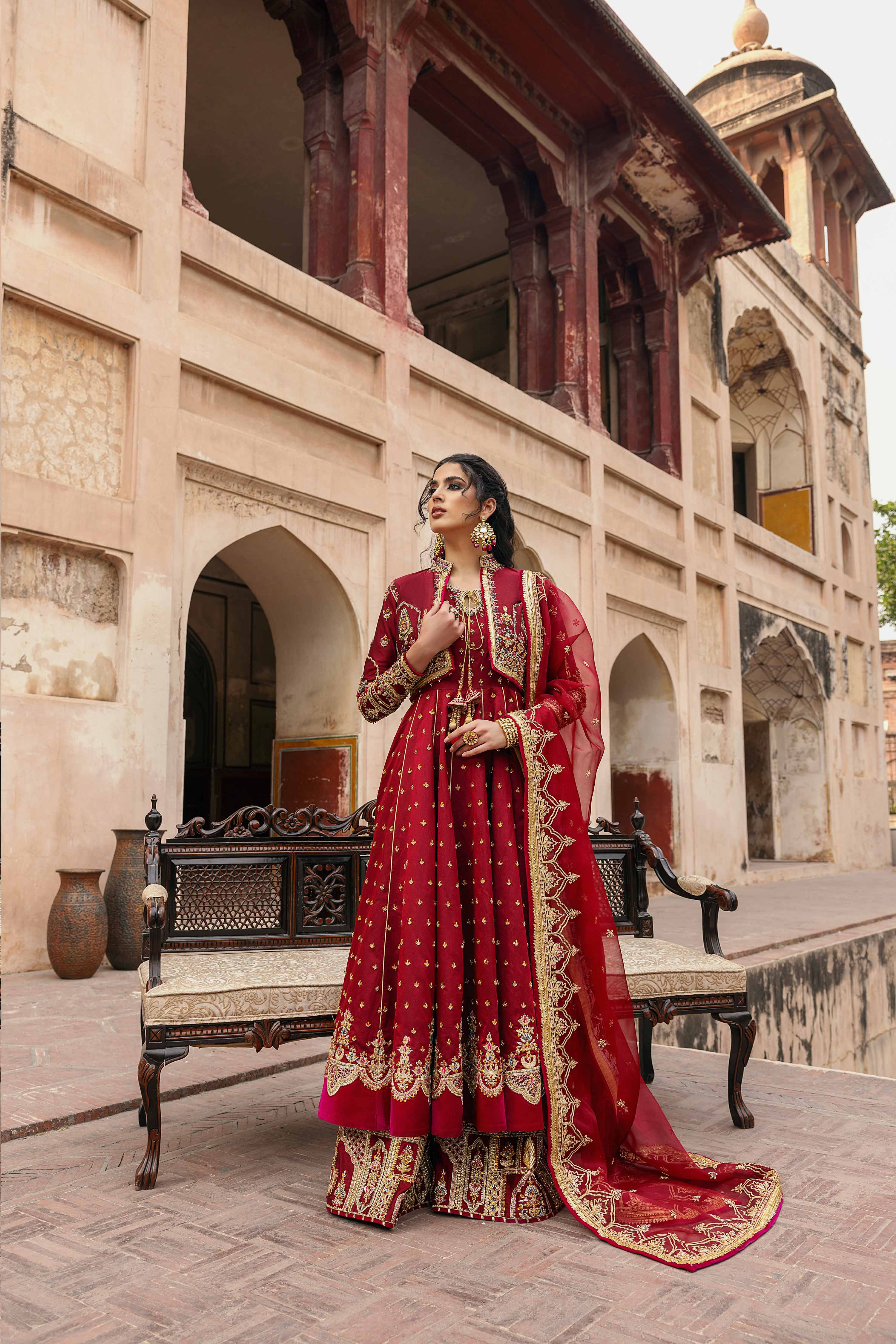 Mumtaz Mahal Costume Mumtaz Mahal In Regal Attire In Garden Near